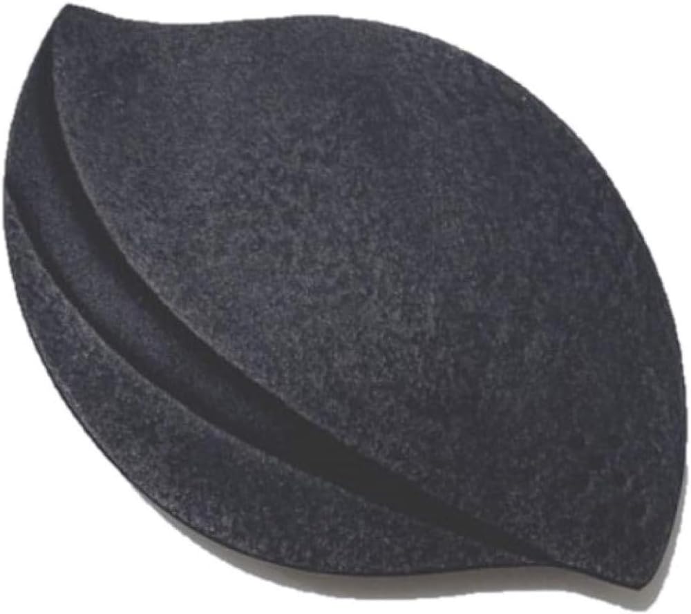 Iwachu Kamashiki Leaf Black Nambu Ironware 15.5x10.5cm Model 17087